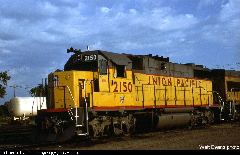 UP 2150--GP38-2